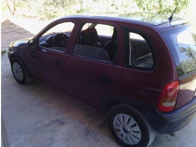 à Vendre Opel Corsa - Kasserine, Feriana -Ref: UC10531