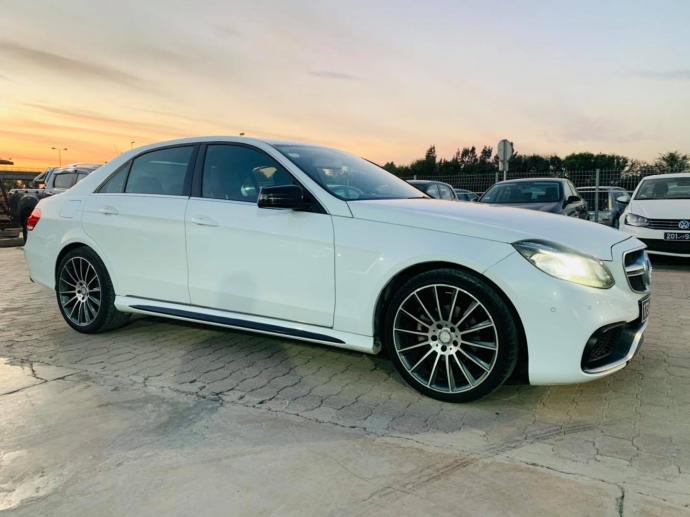 à Vendre 2014 Mercedes E180 Kit AMG BVA - Ben Arous, Ezzahra -Ref: UC18835