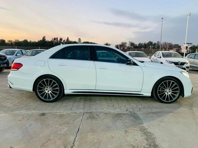 à Vendre 2014 Mercedes E180 Kit AMG BVA - Ben Arous, Ezzahra -Ref: UC18835